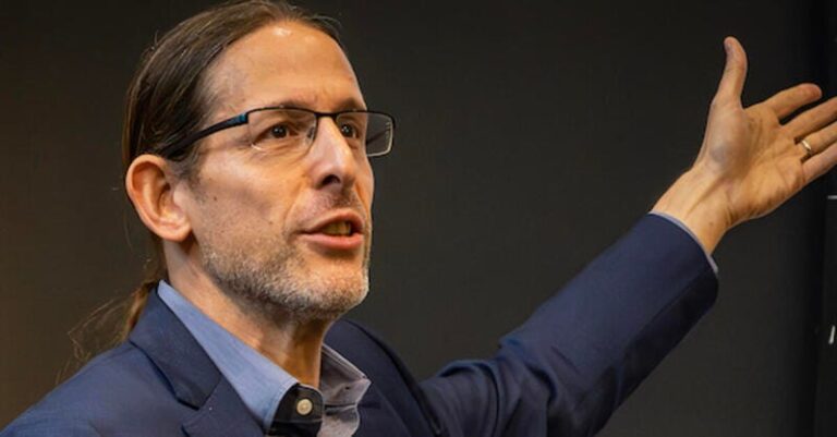 El ACIP inicia una revisión exhaustiva de la vacuna contra la COVID-19 ...